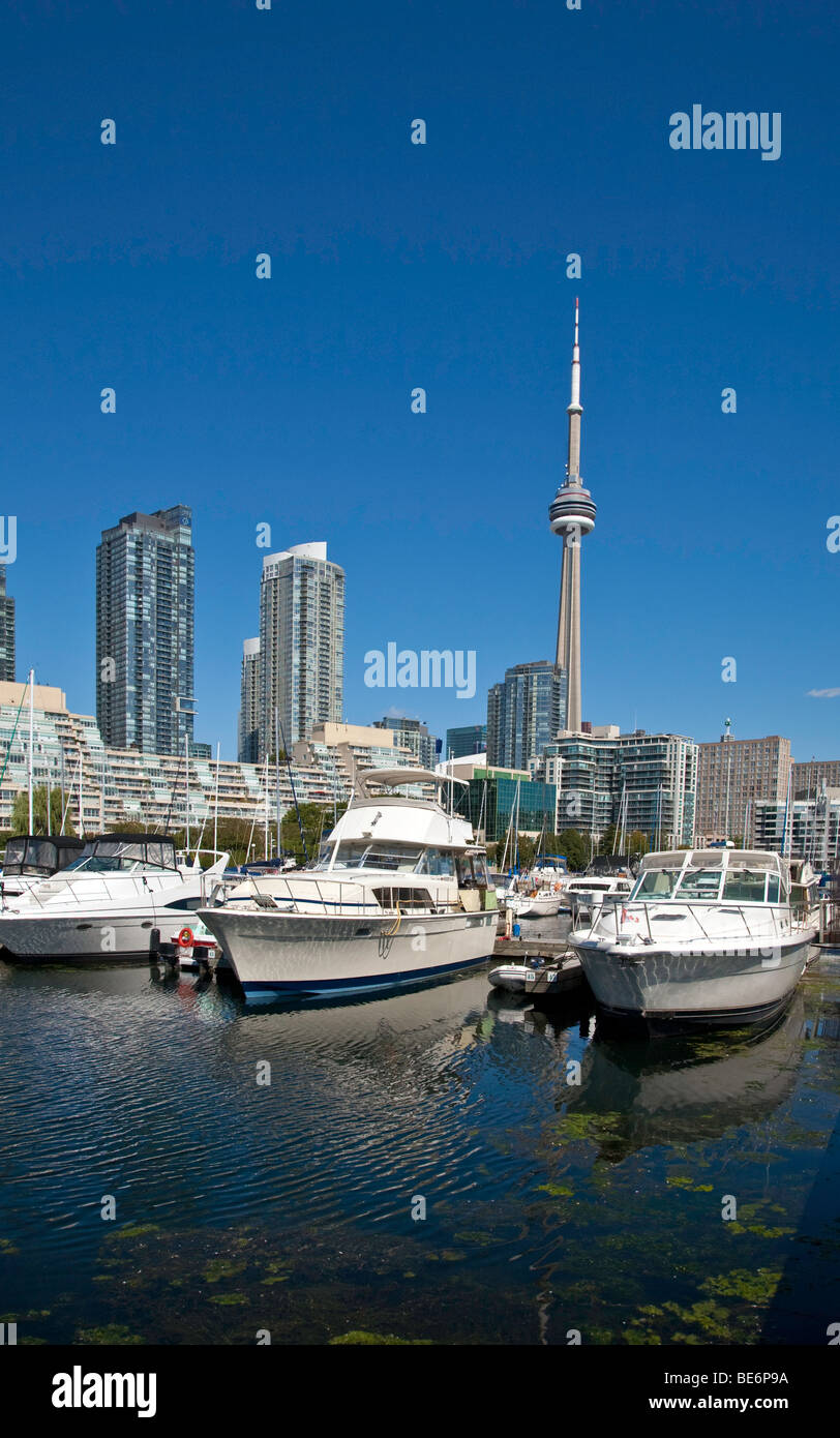 Worlds tallest free standing structure hi-res stock photography and ...