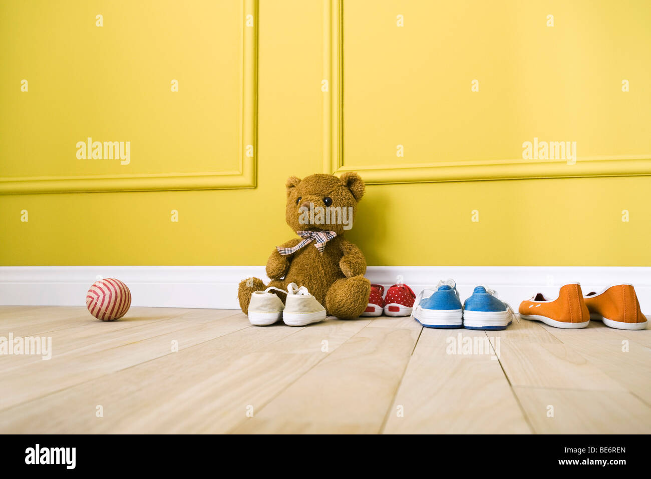 Pairs of bears hi-res stock photography and images - Alamy