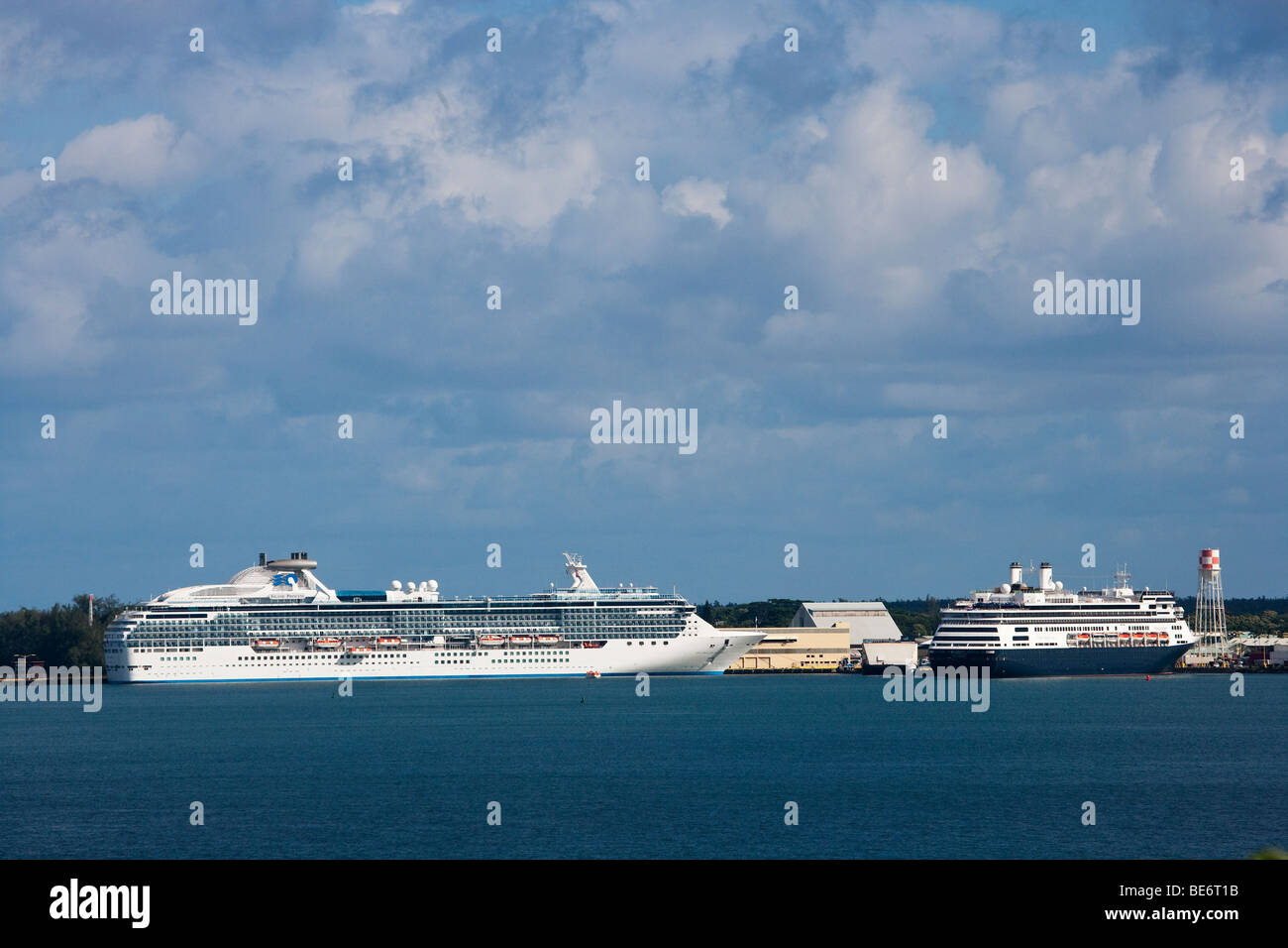 Port of hilo hi-res stock photography and images - Alamy