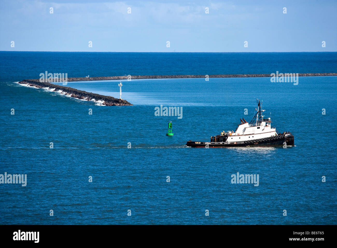 Hilo harbor hi-res stock photography and images - Alamy