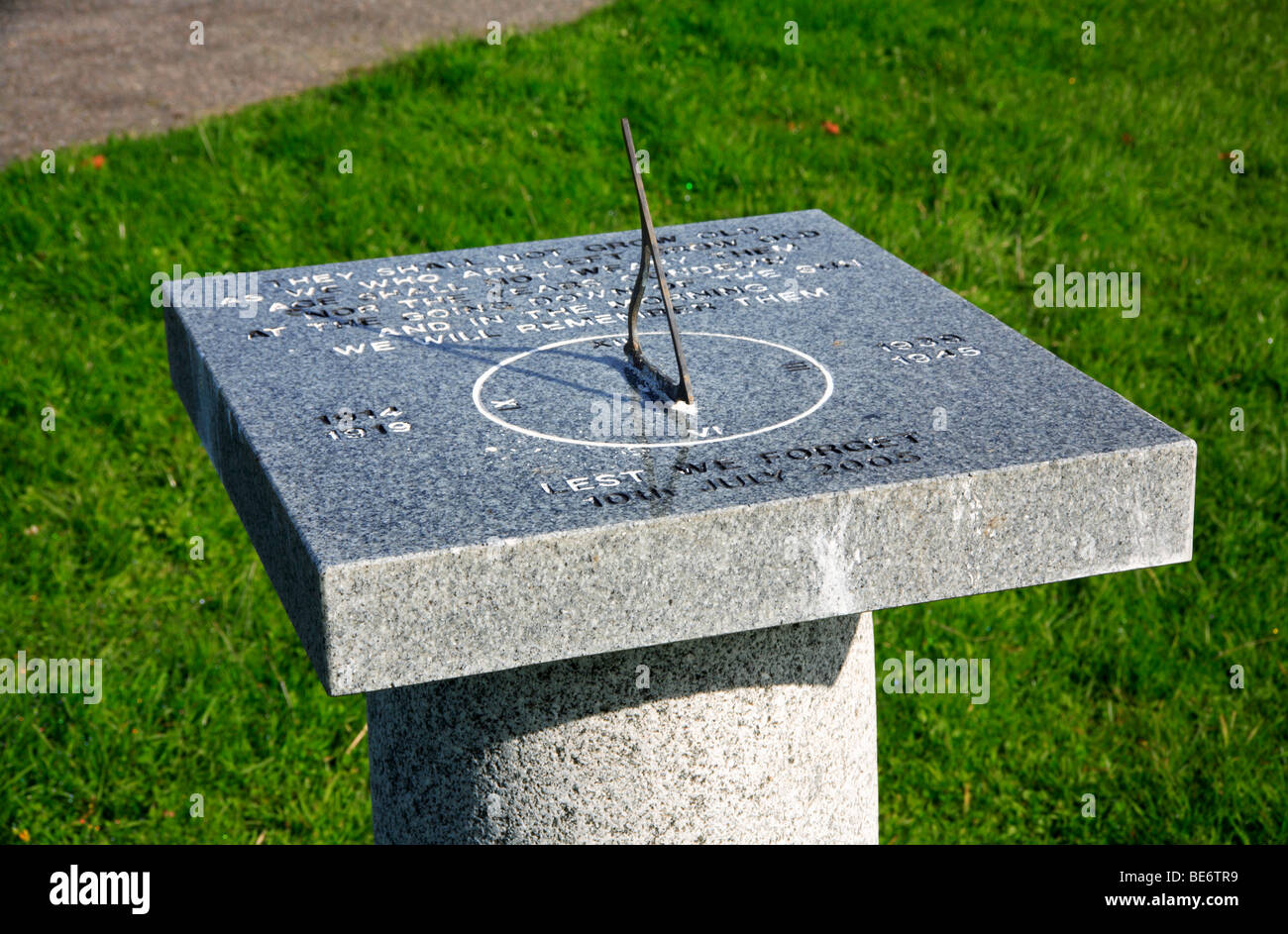 Sundial memorial hi-res stock photography and images - Alamy