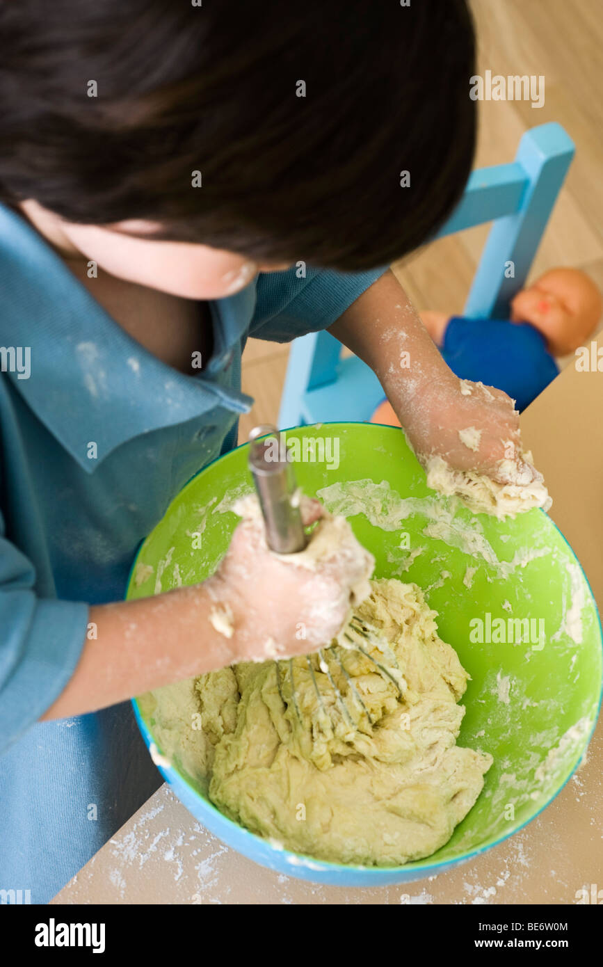 Mixing bowl mess hi-res stock photography and images - Alamy