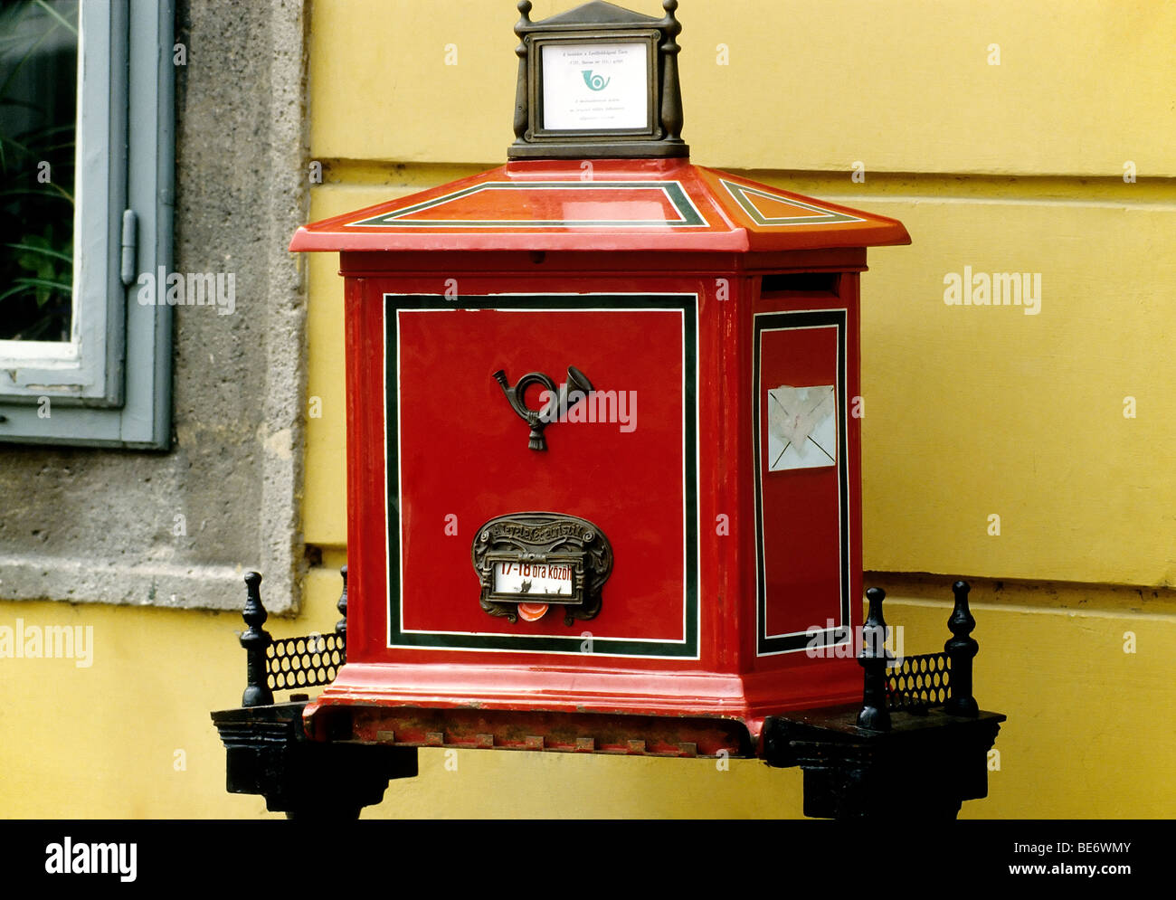Historic letterbox hi-res stock photography and images - Alamy
