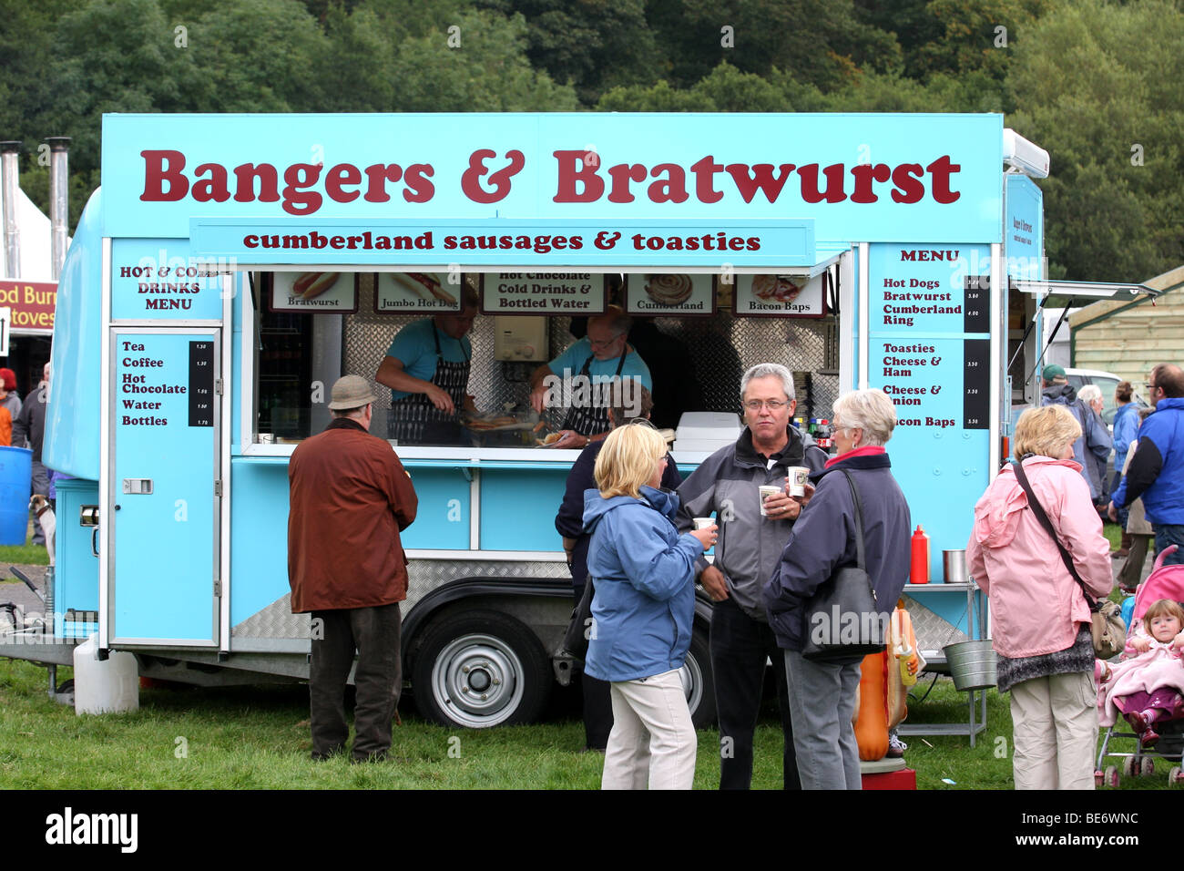 Hot food stall at Nidderdale Show Stock Photo - Alamy