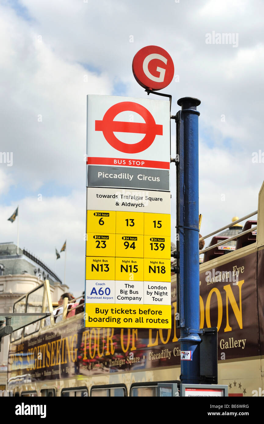 Bus stop at Piccadilly Circus, London, England, United Kingdom, Europe ...