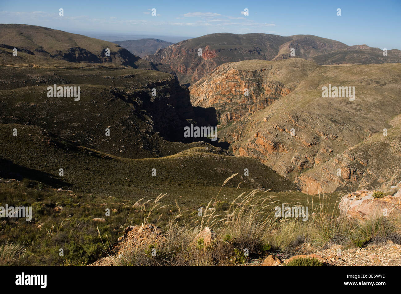Swartberg mountains seen from the Swartberg pass, near Oudtshoorn ...