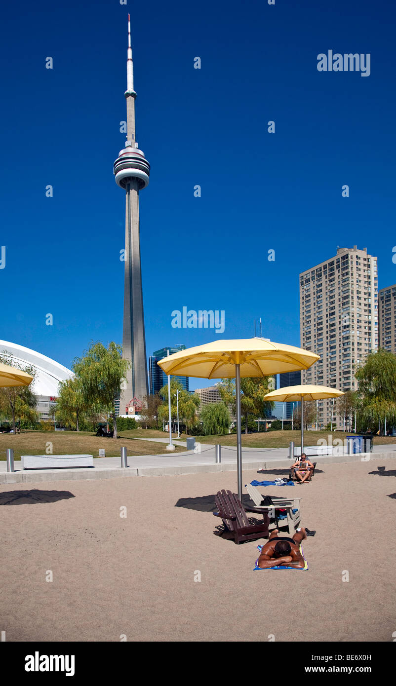 Worlds tallest free standing structure hi-res stock photography and ...