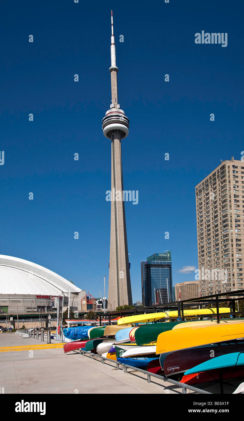 Worlds tallest free standing structure hi-res stock photography and ...