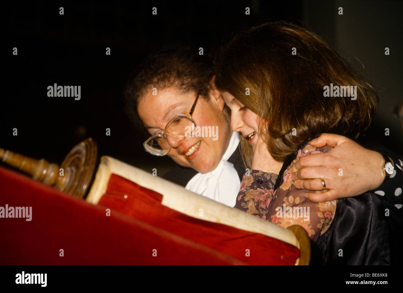 Jewish girl reading torah hi-res stock photography and images - Alamy