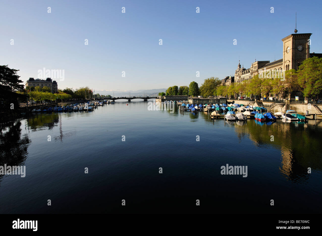 Historic town centre of Zurich on the Limmat River outflow from Lake ...