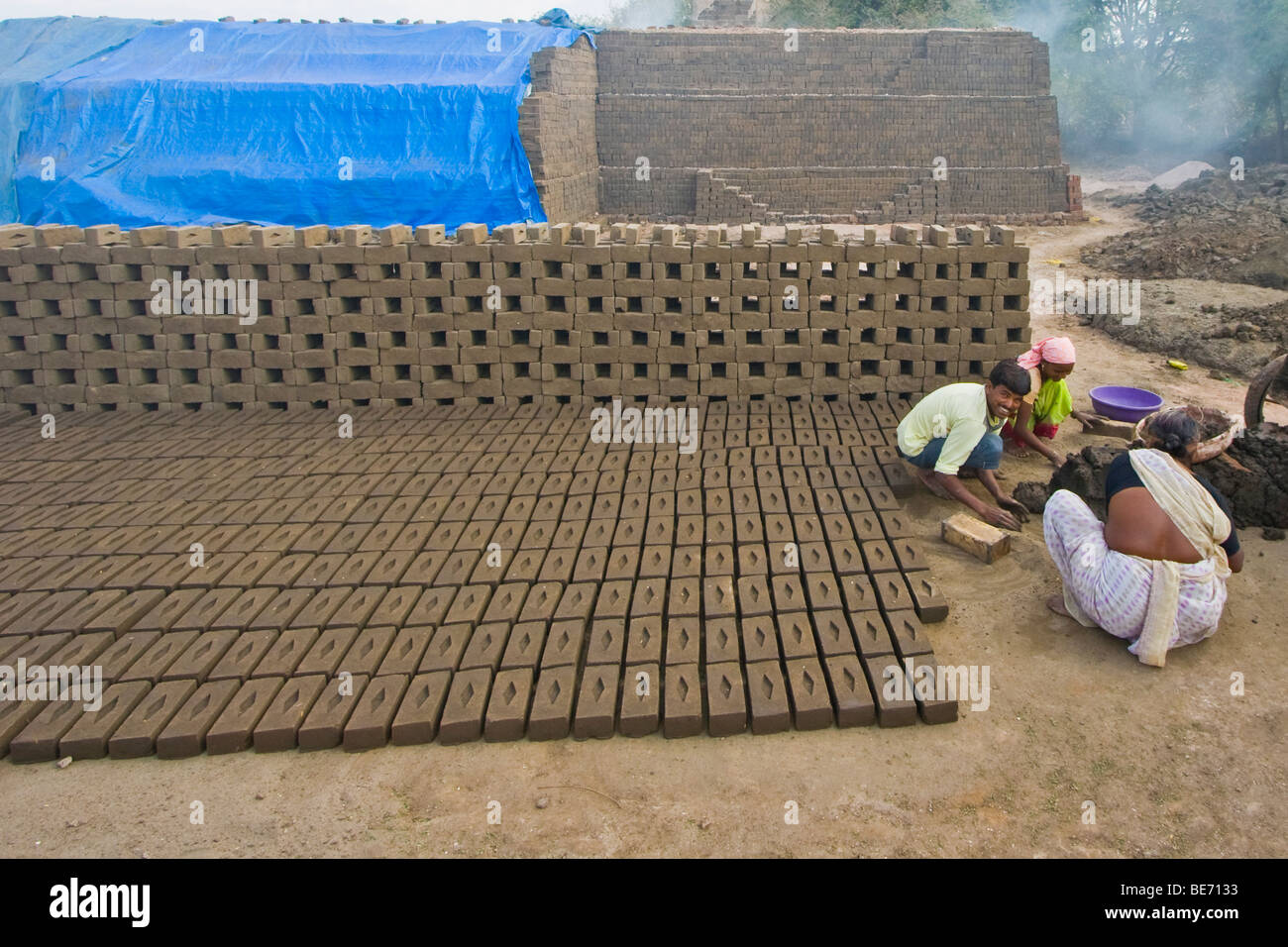 India brick factory hi-res stock photography and images - Alamy