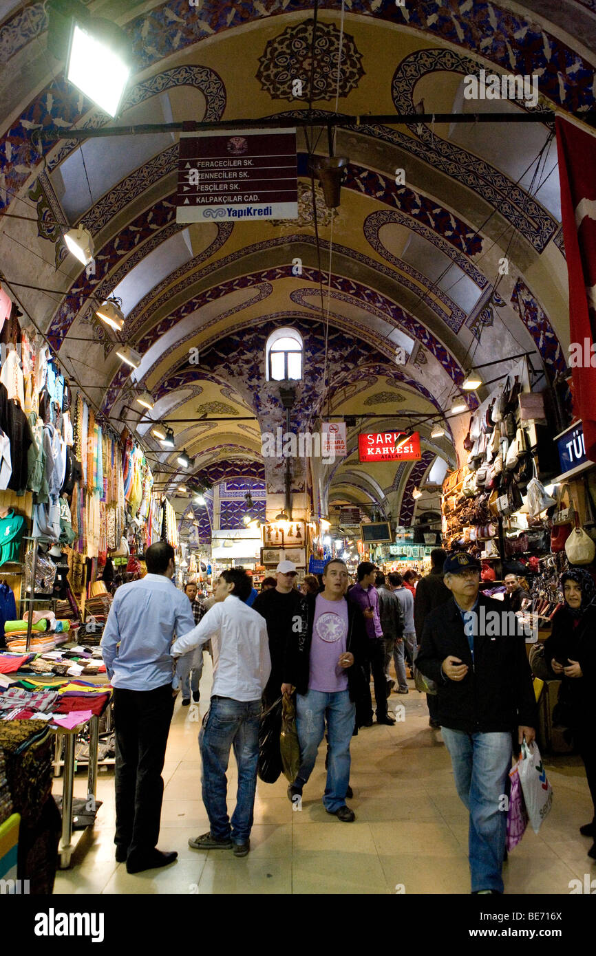 People in Grand Bazaar in Istanbul between the trade Stock Photo - Alamy