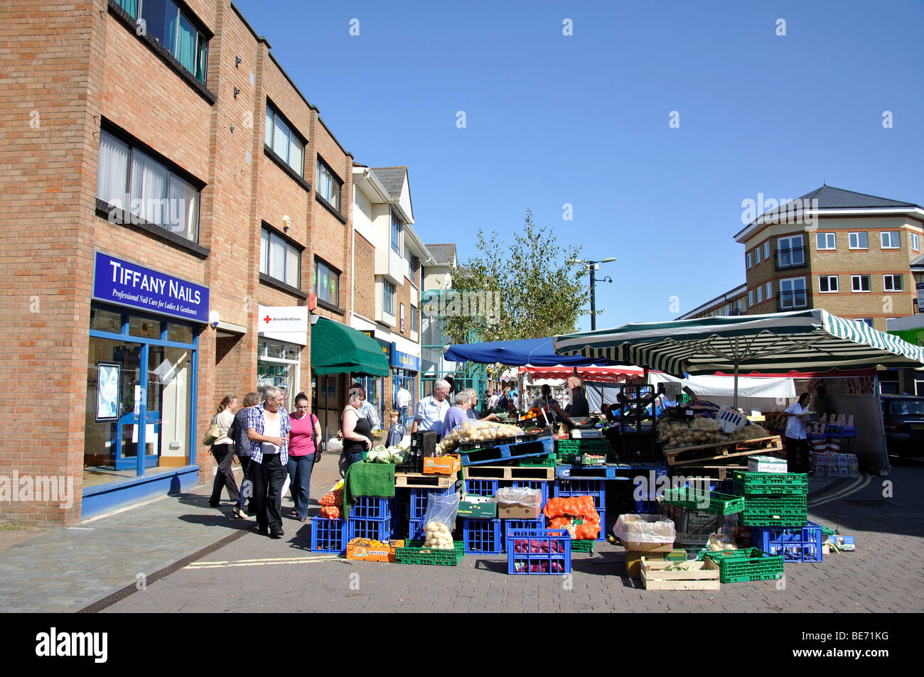 Saturday market, High Street, Kidlington, Oxfordshire, England, United ...