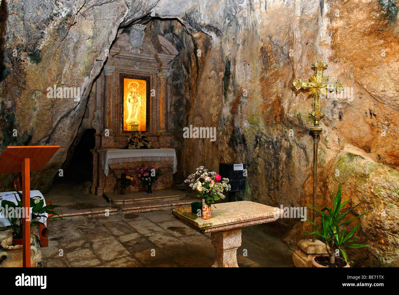 Santuario santa maria della stella hi-res stock photography and images ...