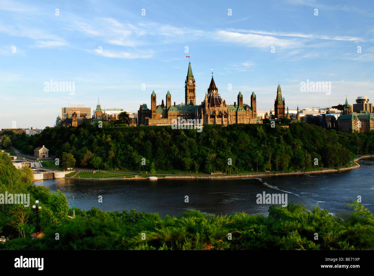 Parliamentary building, Parliament Hill, Colline du Parlement, Ottawa ...