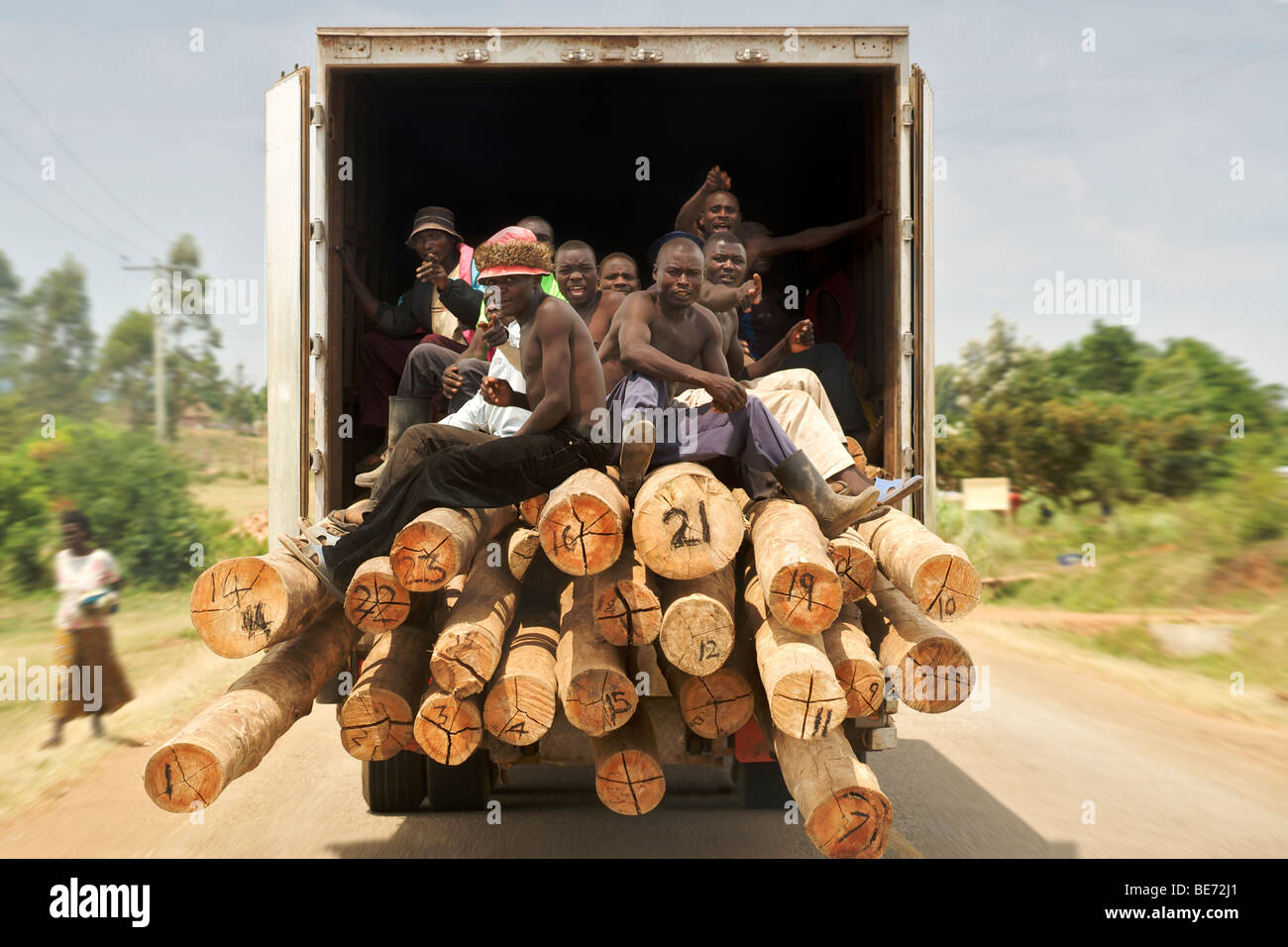 Logging truck africa hi-res stock photography and images - Alamy