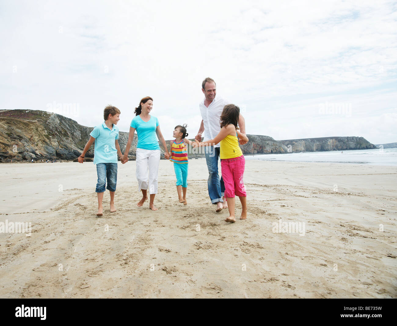 Two women two men two boys and a girl hi-res stock photography and ...
