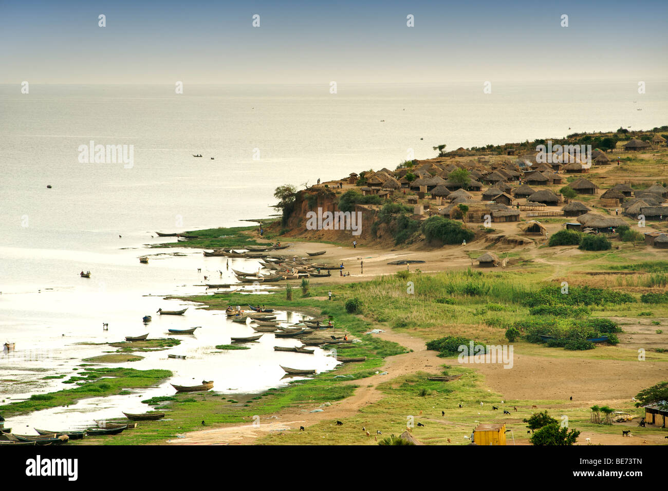 Uganda lake hi-res stock photography and images - Alamy