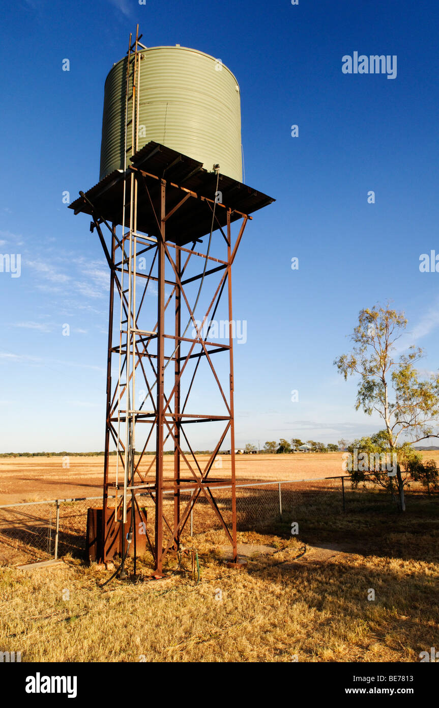 Typical Australian water pump at Carisbrooke Station near Winton ...