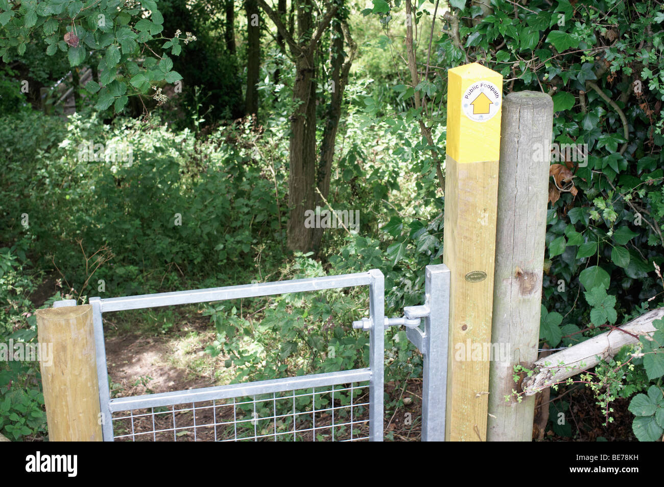 Footpath track trail hi-res stock photography and images - Alamy