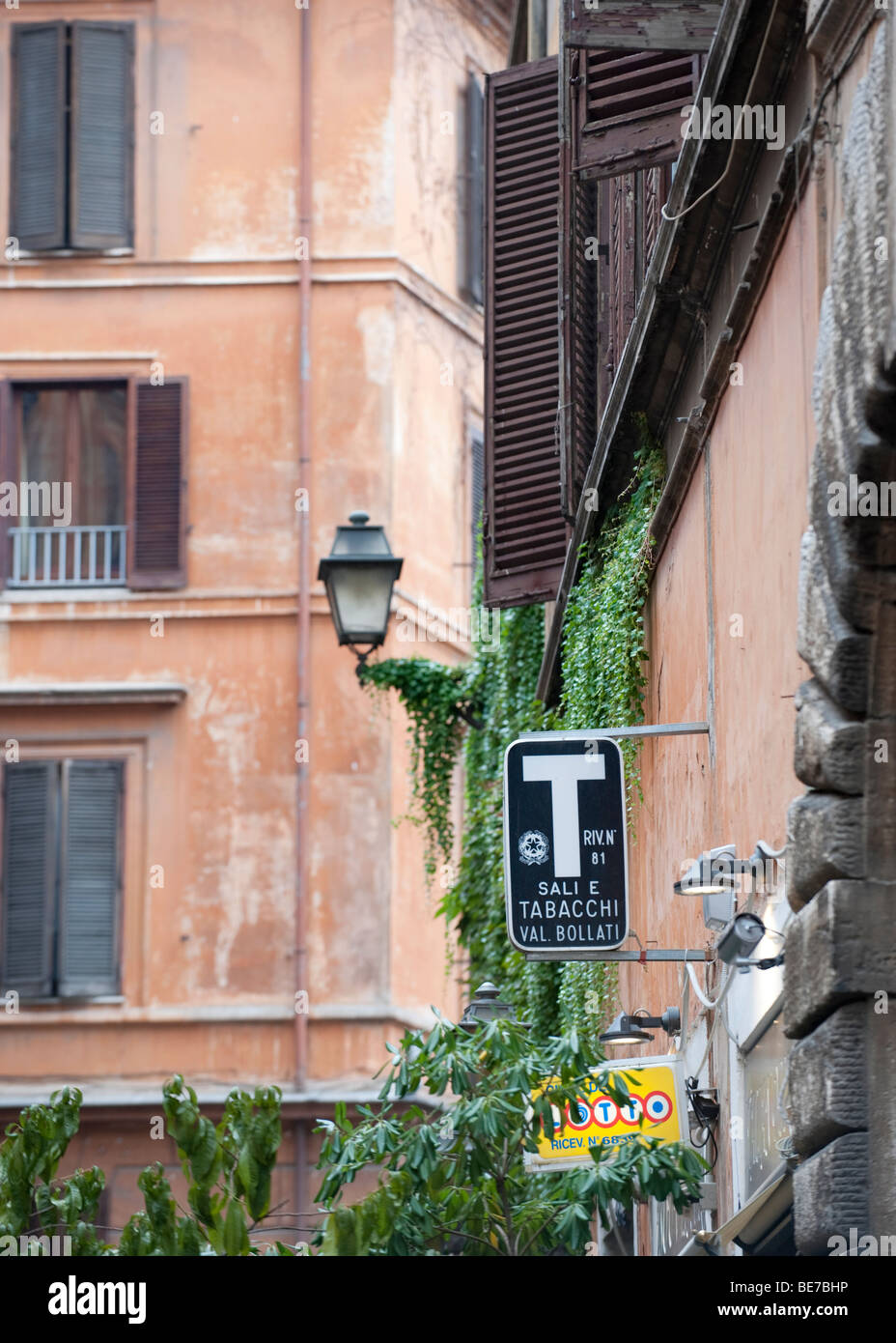 Shop tabacchi sign italy hi-res stock photography and images - Alamy