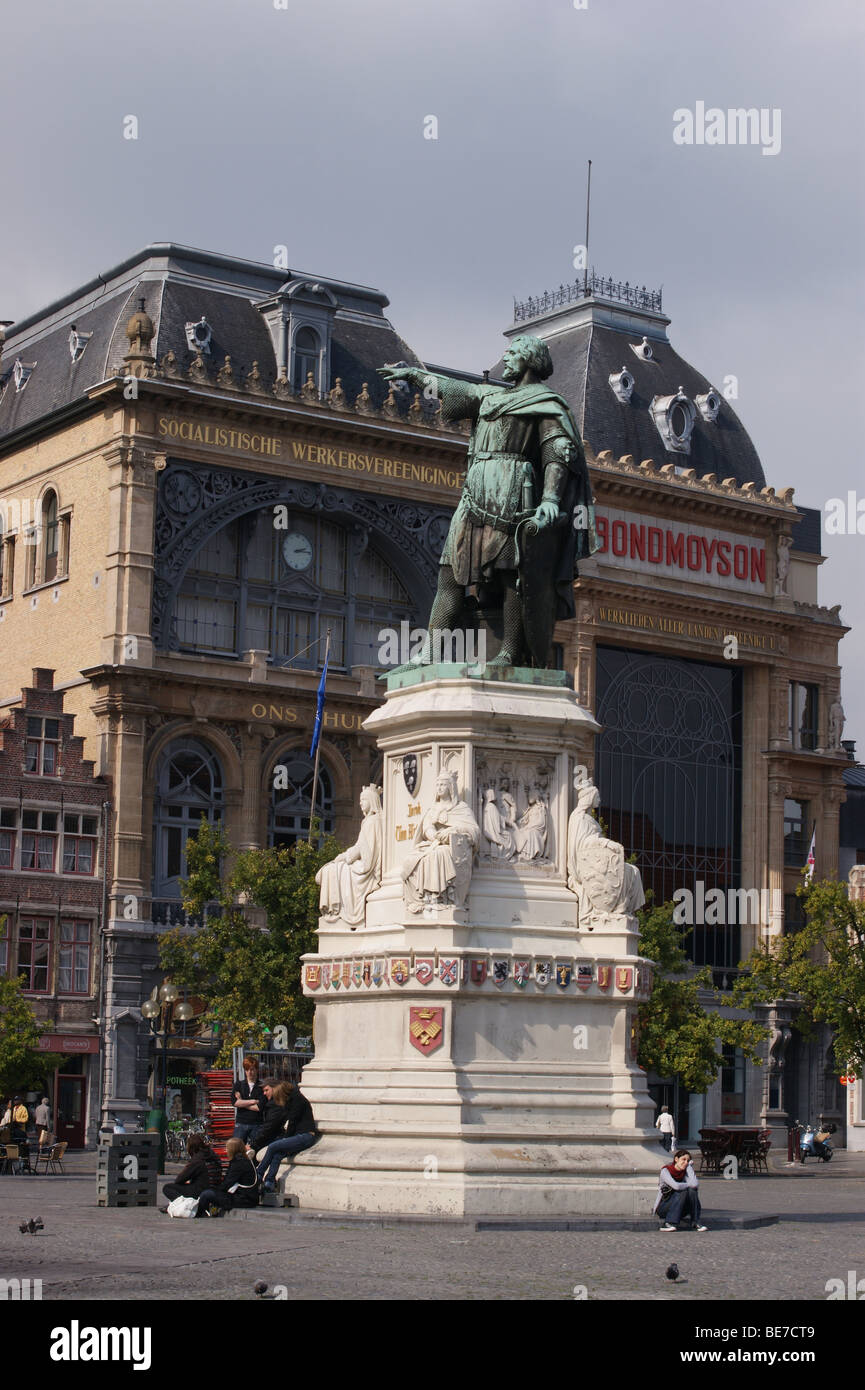 Statue of Jacob van Artevelde, Bond Moyson trade union building ...