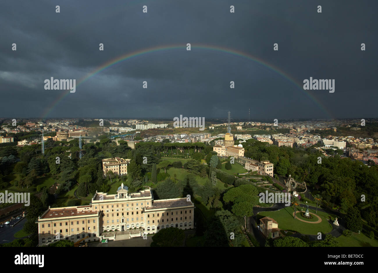 Rainbow, shadows of St. Peter's Basilica, Basilica di San Pietro ...