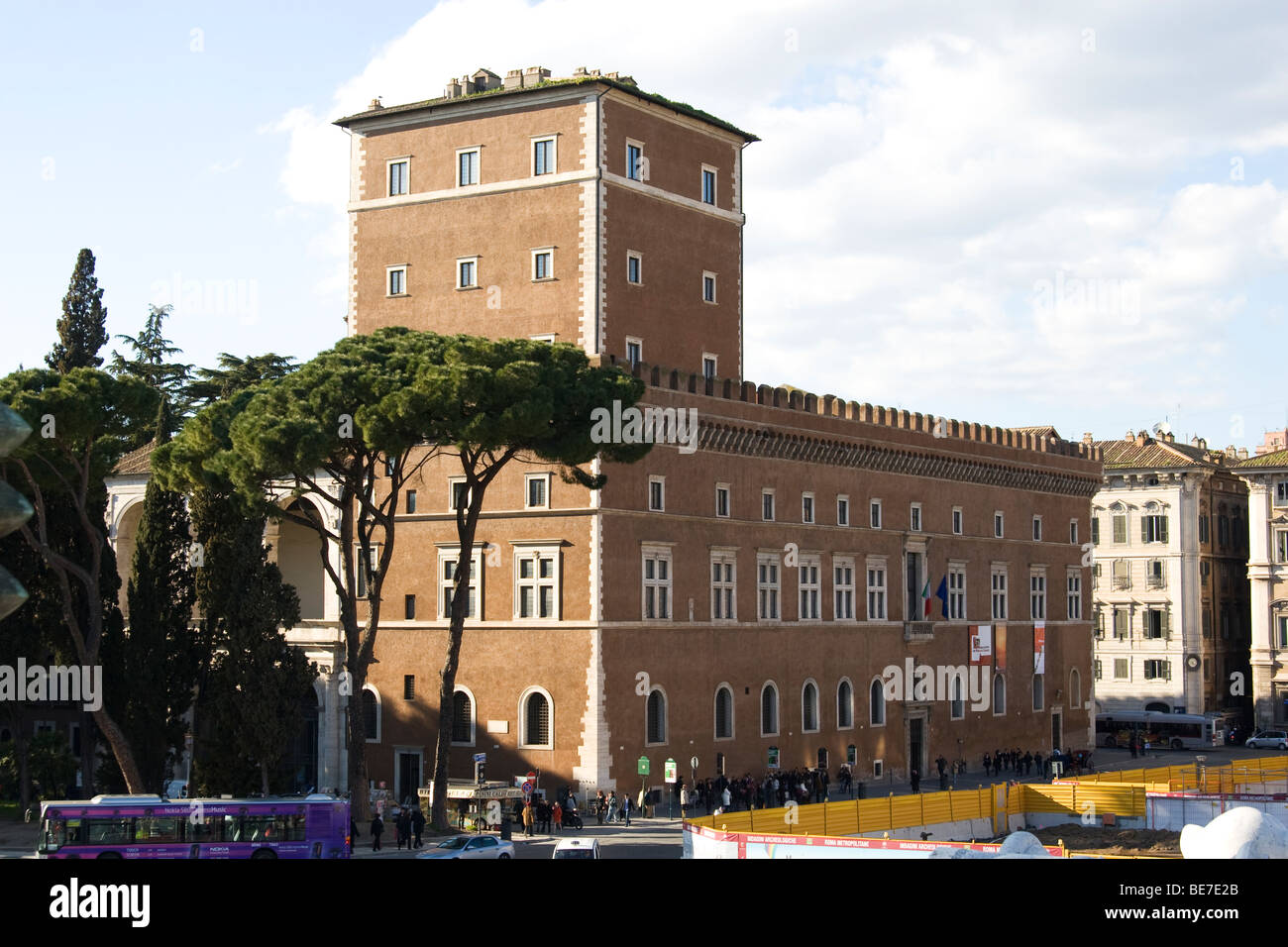 Palazzo venezia museum rome hi-res stock photography and images - Alamy