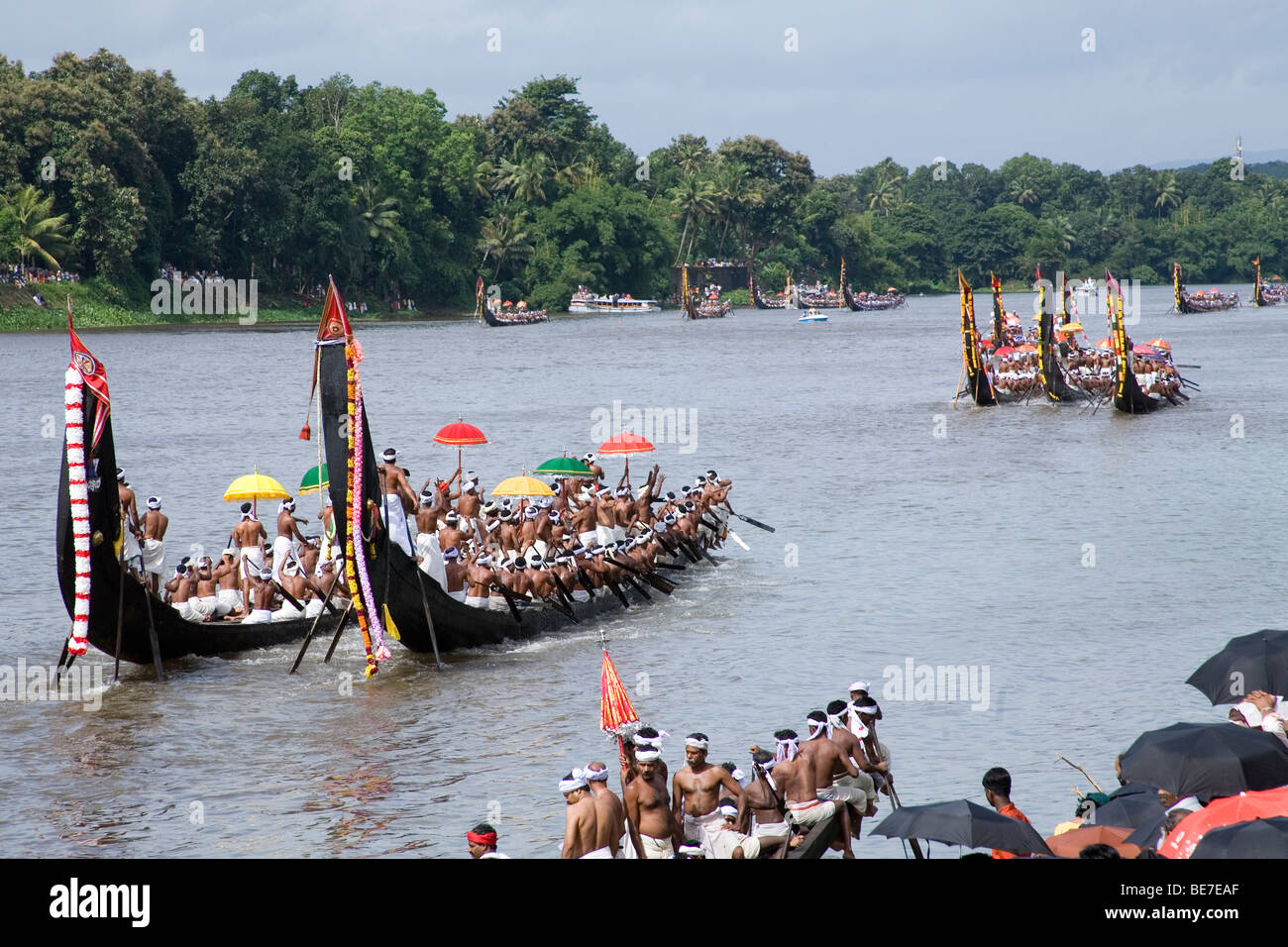 Snakeboat hi-res stock photography and images - Alamy