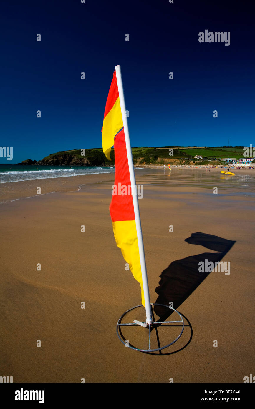 Flags on beach hi-res stock photography and images - Alamy