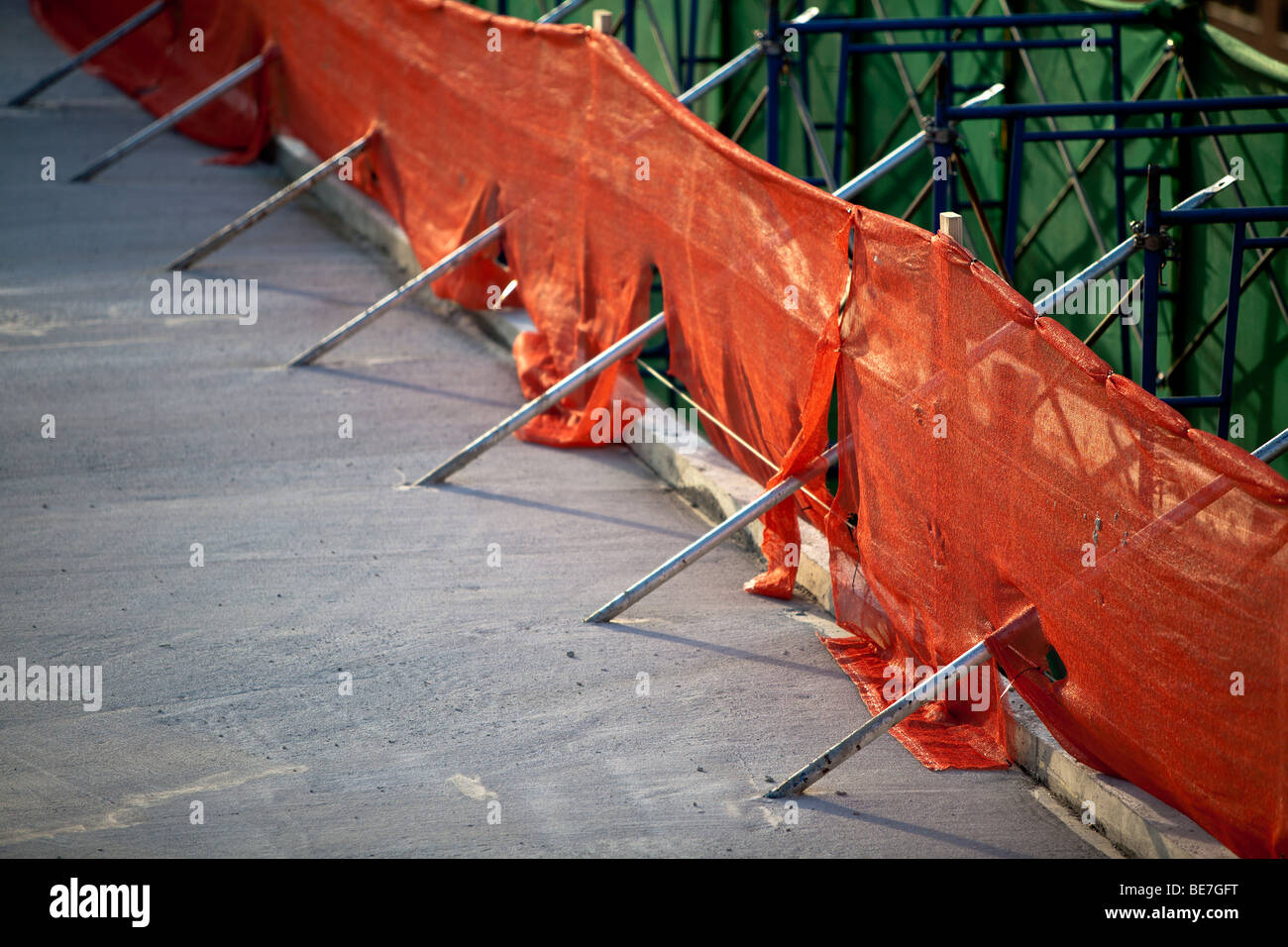 Safety construction net on the rooftop of new building Stock Photo - Alamy