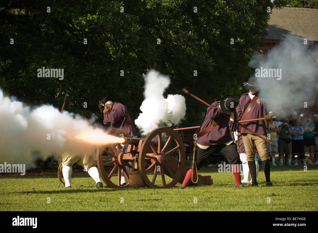 Firing the canon at Colonial Williamsburg Stock Photo - Alamy