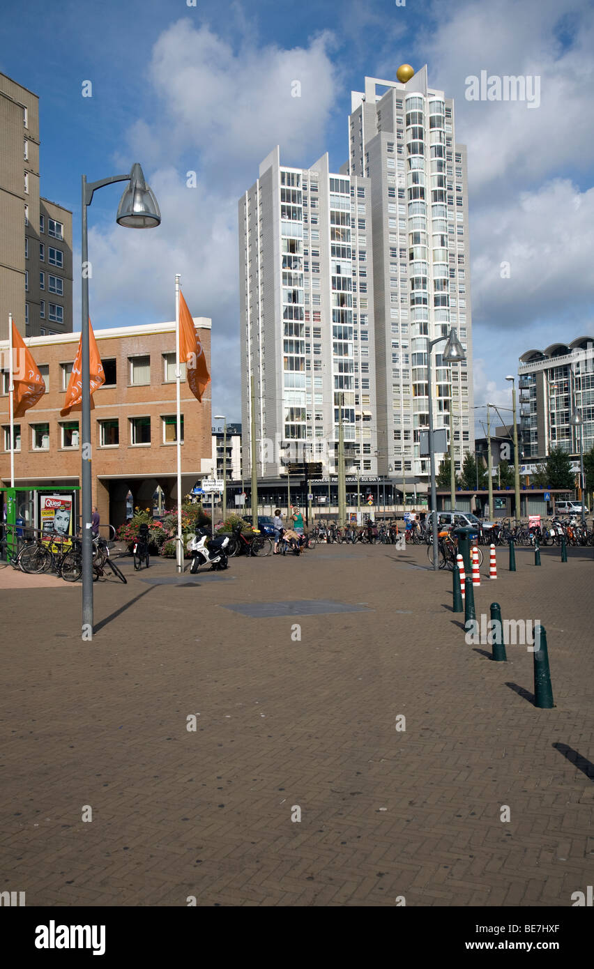 High rise building seaside hi-res stock photography and images - Alamy