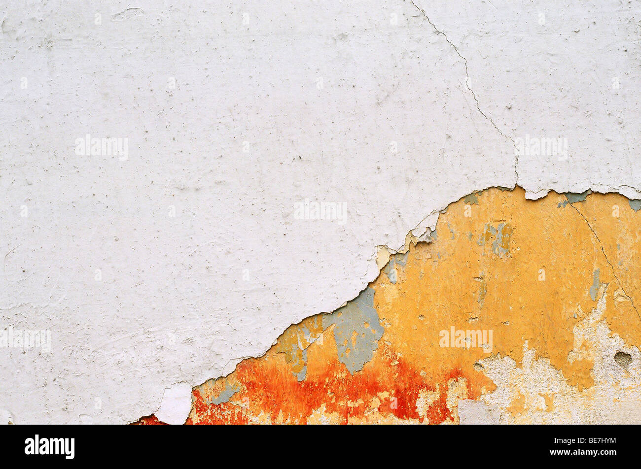 Cracked wall surface background. Chipped paint texture Stock Photo - Alamy