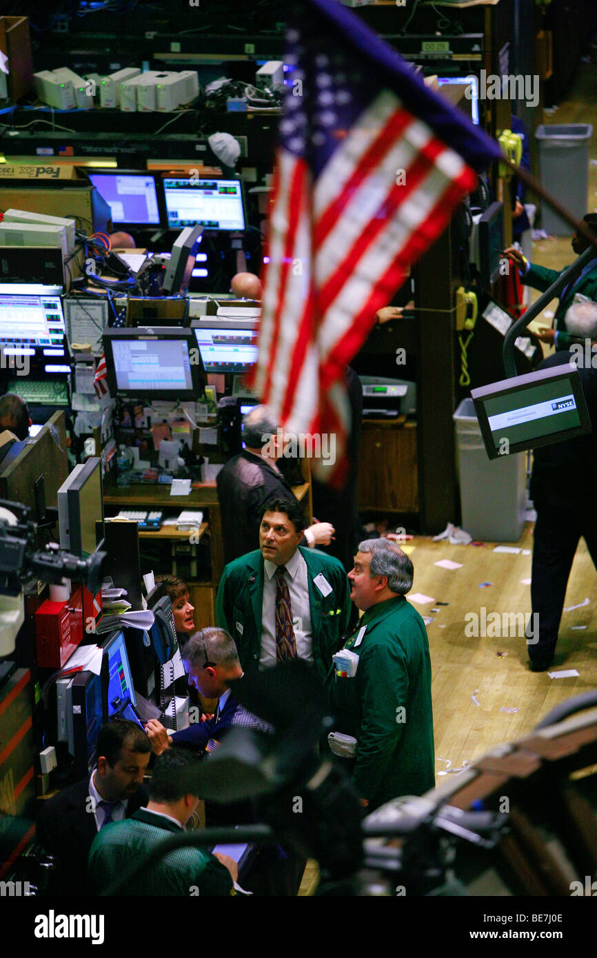 New york stock exchange traders hi-res stock photography and images - Alamy