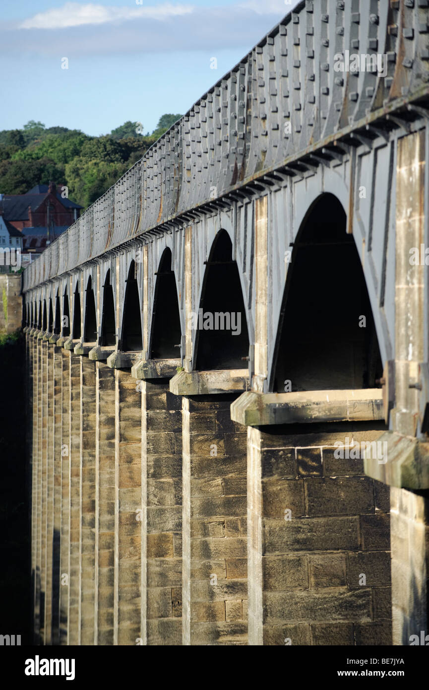 Pontcysyllte aqueduct over river dee hi-res stock photography and ...
