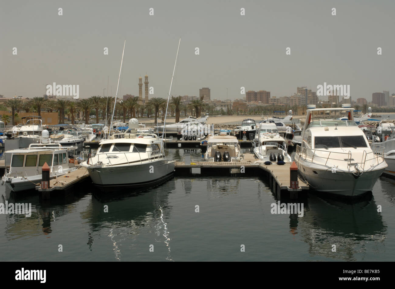 Kuwait marina boats hi-res stock photography and images - Alamy