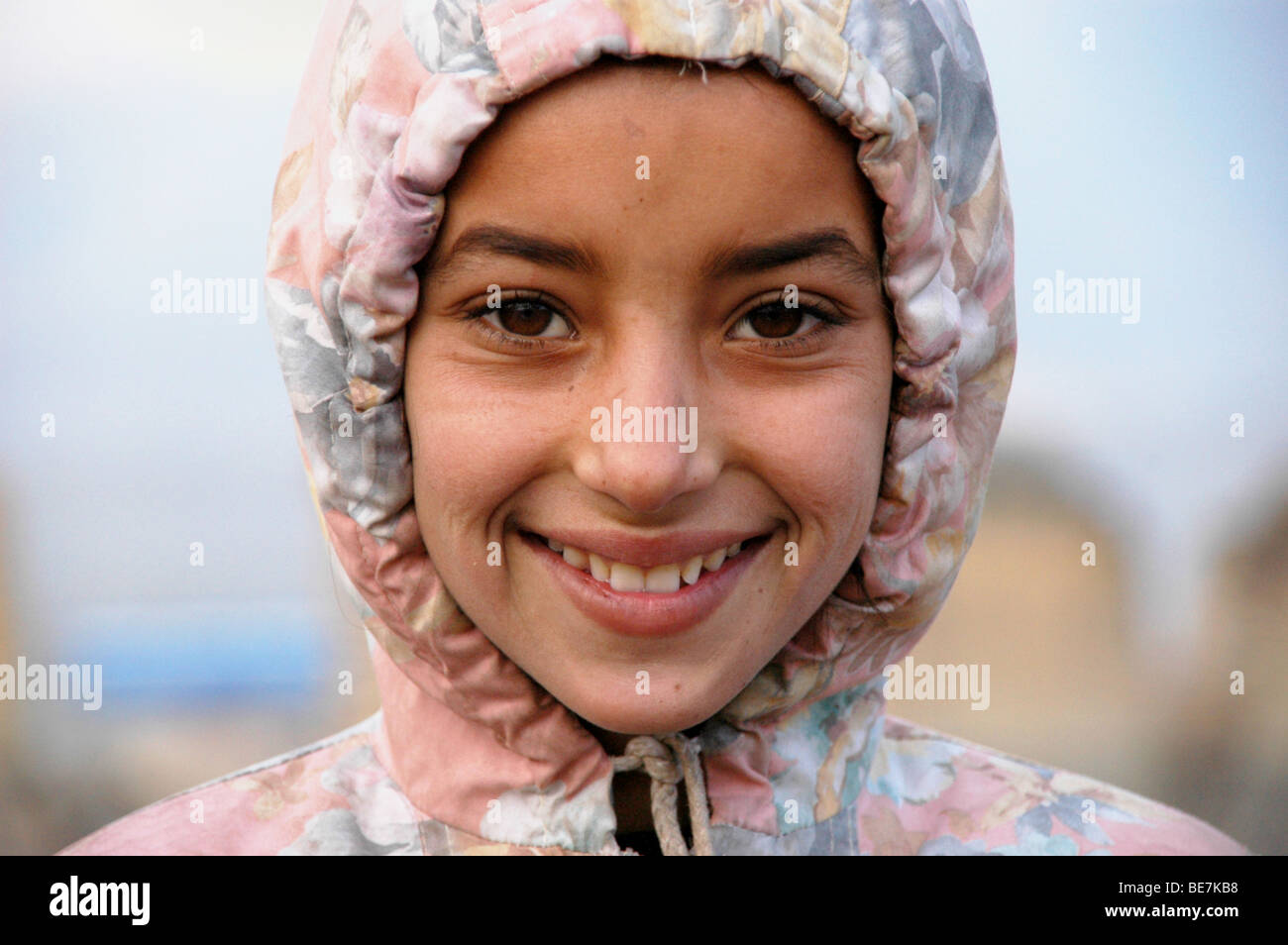 Afghan girl portrait hi-res stock photography and images - Alamy