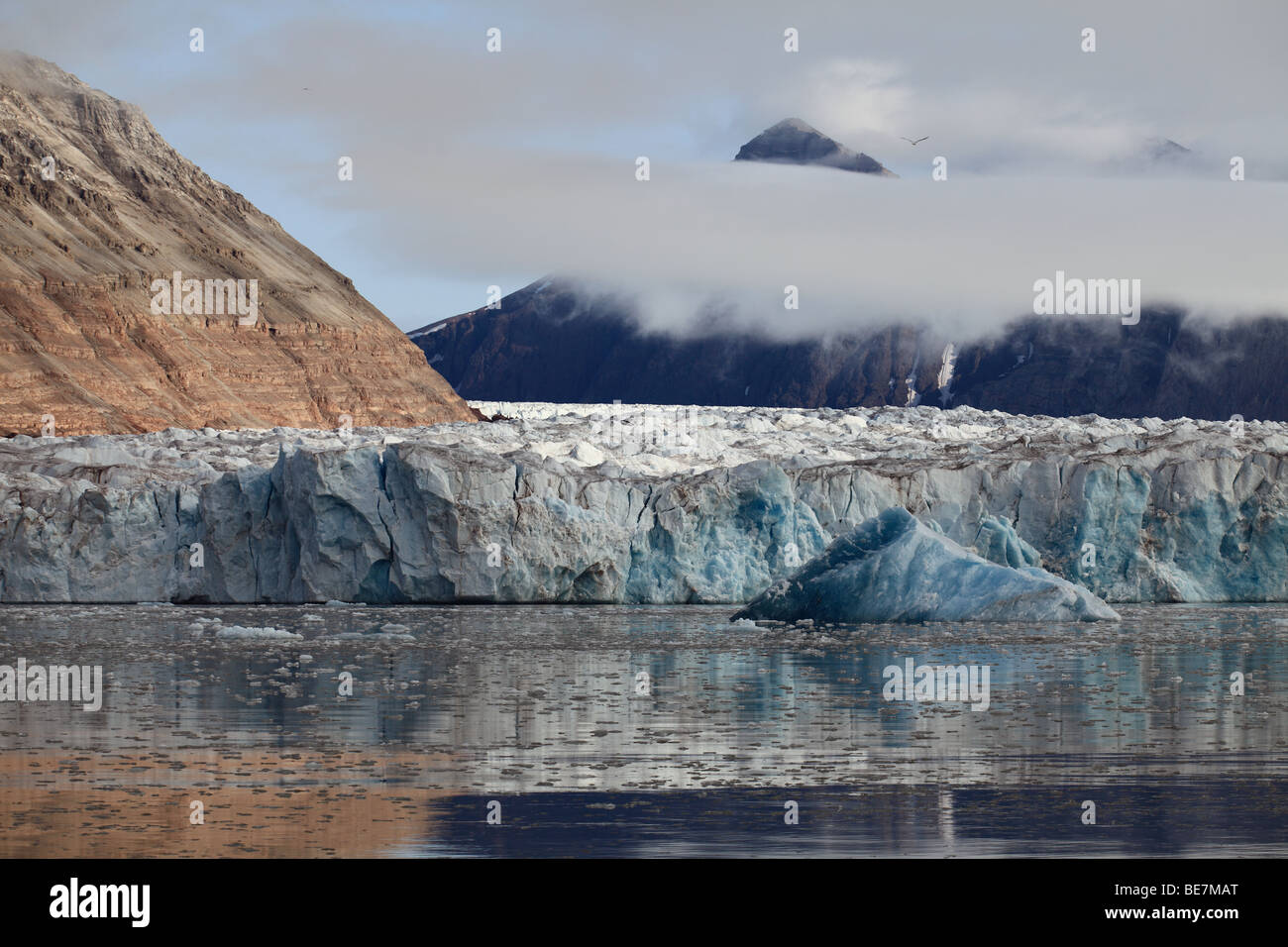 Arctic Glacier Ice Melting in Svalbard KongsFjorden Stock Photo - Alamy