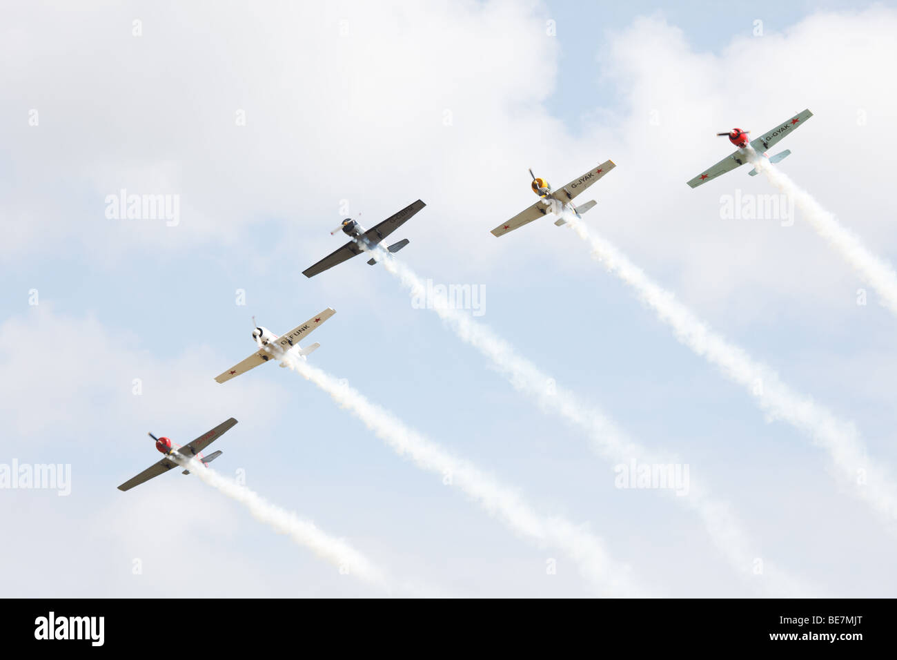 Precision flying airshow hi-res stock photography and images - Alamy