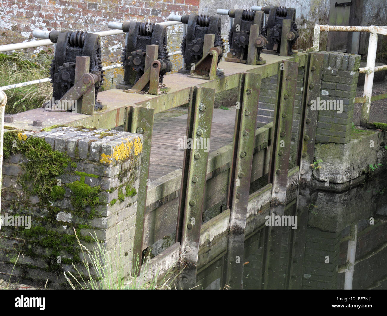 Sluice gate hi-res stock photography and images - Alamy