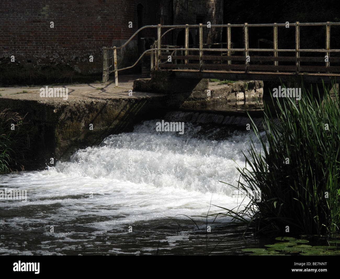 Sluice weir hi-res stock photography and images - Alamy