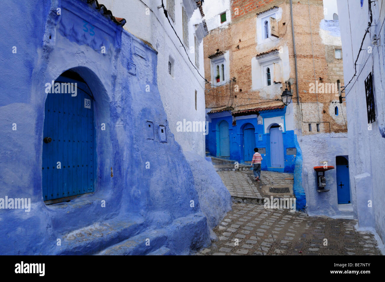 Moroccan street scene hi-res stock photography and images - Alamy