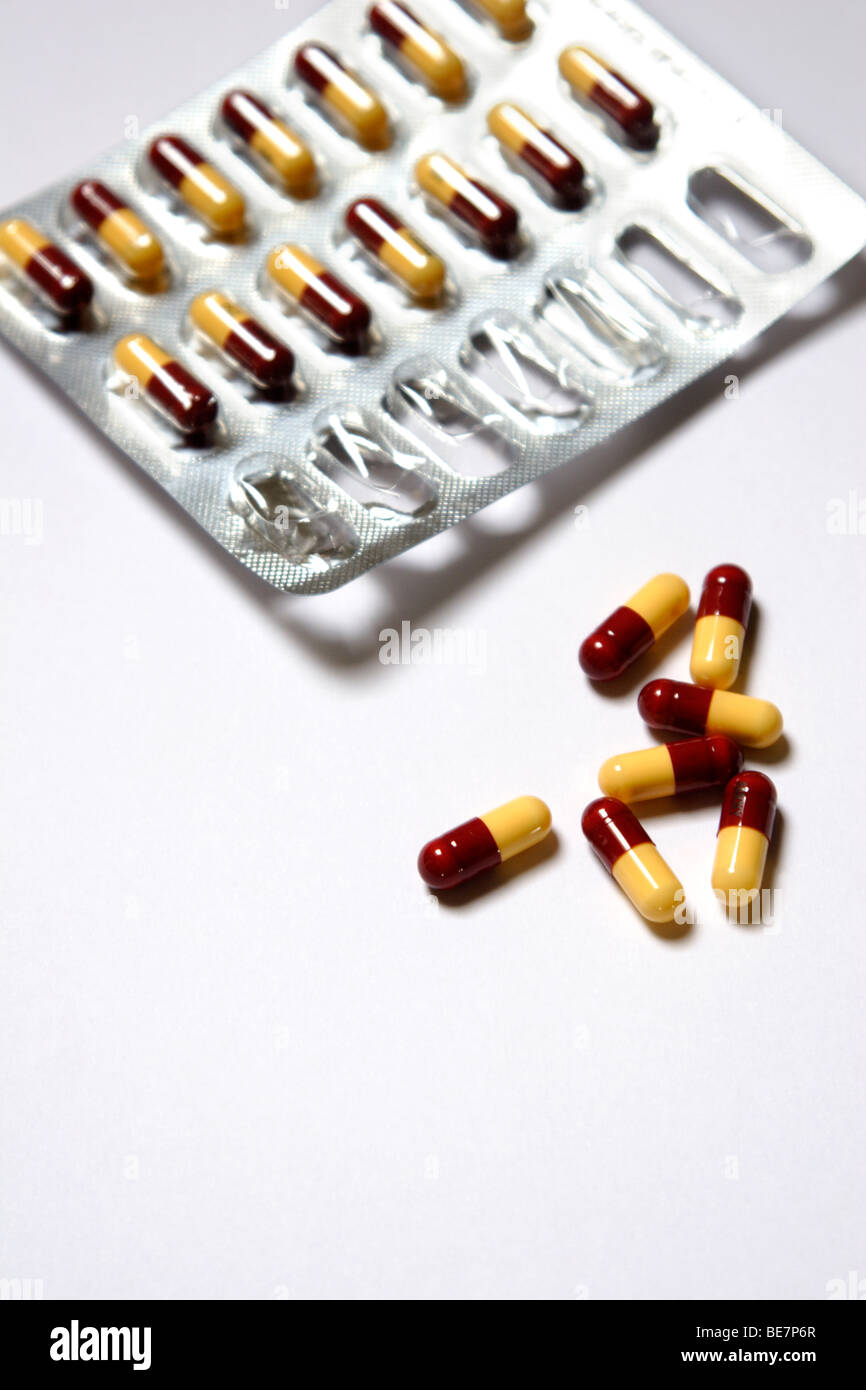Close up pills tablets hi-res stock photography and images - Alamy