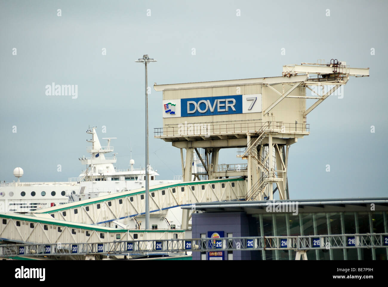 Dover docks hi-res stock photography and images - Alamy