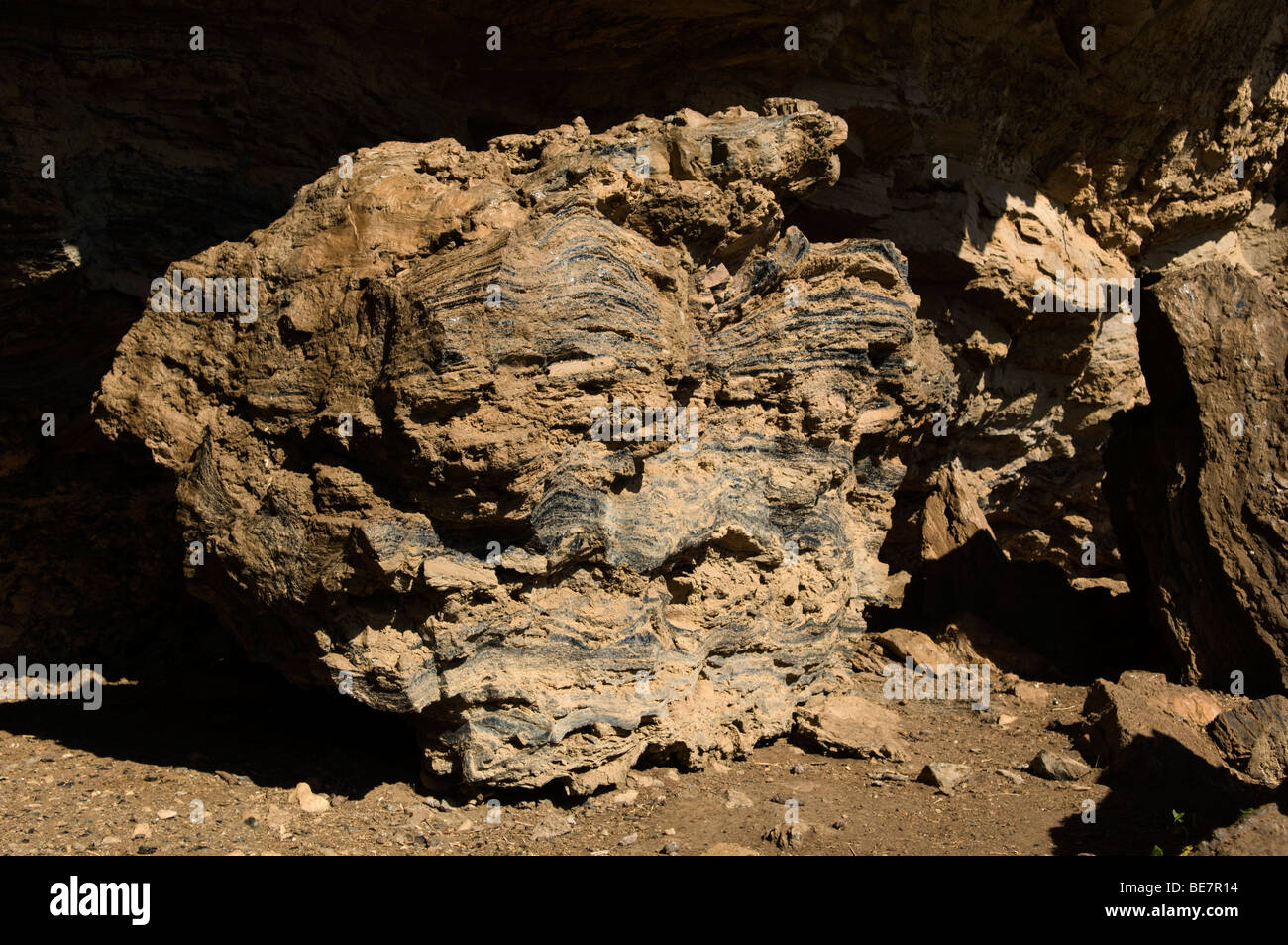 Obsidian rock hi-res stock photography and images - Alamy