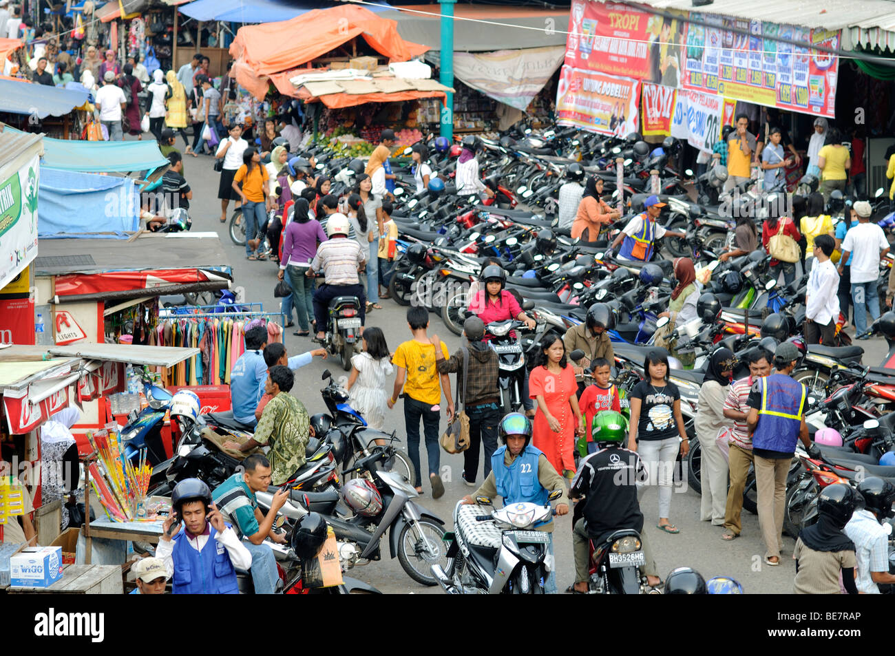 street market jambi sumatra indonesia Stock Photo - Alamy