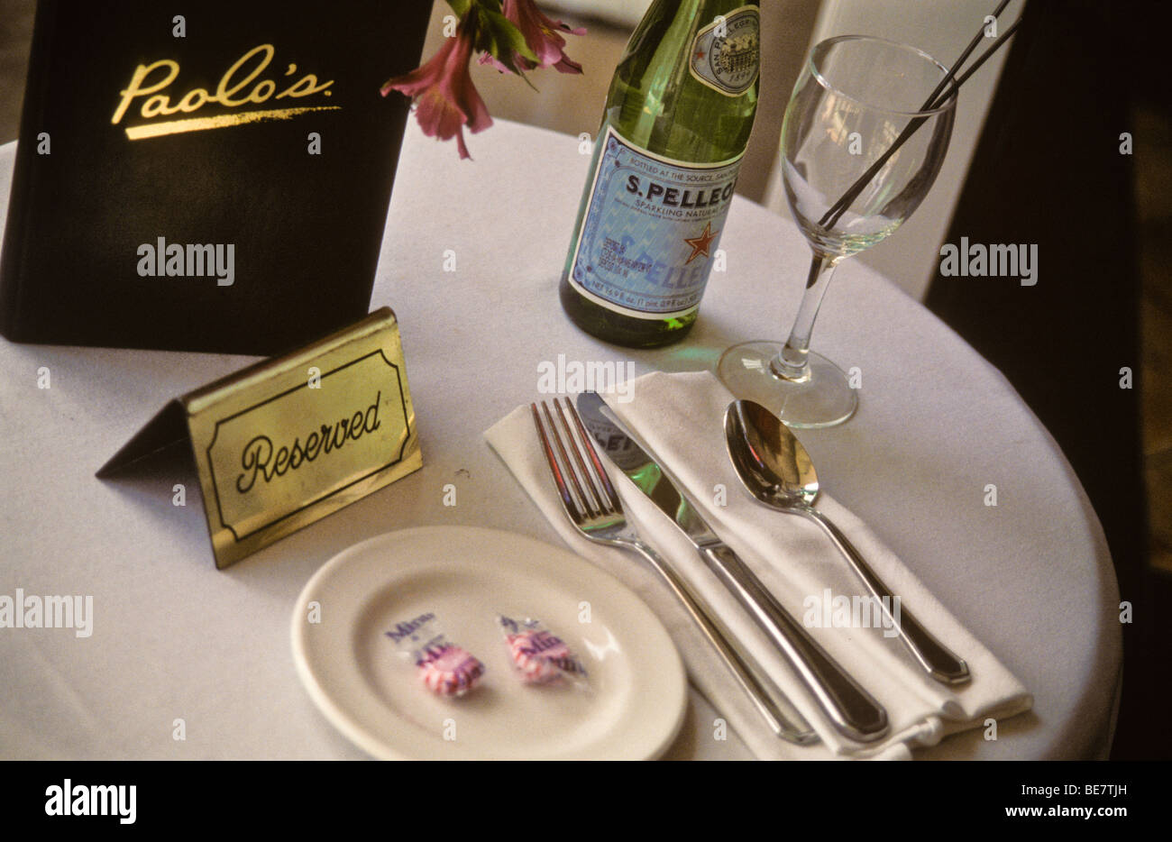 Display table for upscale restaurant candy dinner mints Stock Photo - Alamy
