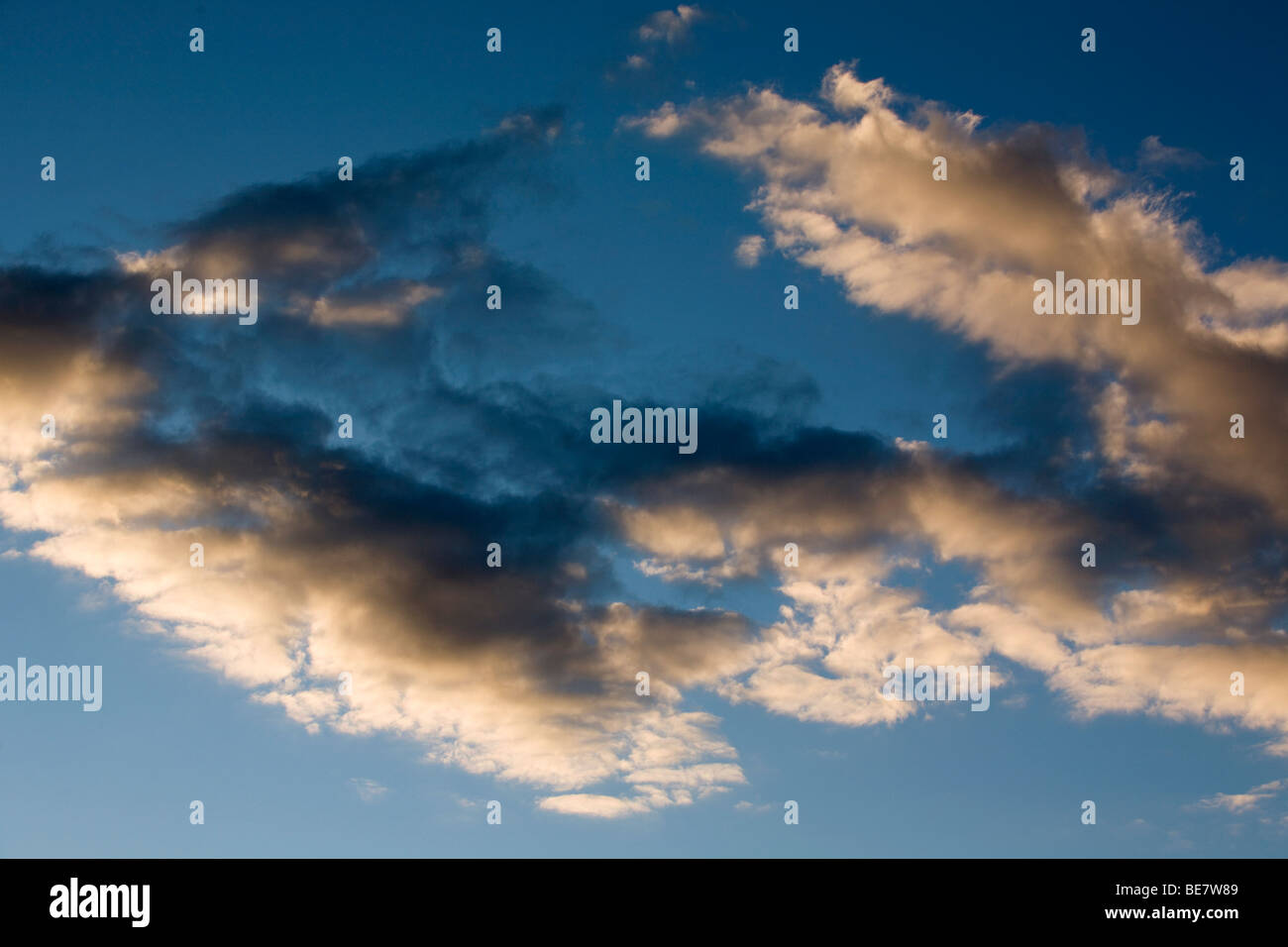 Stratus cloud hi-res stock photography and images - Alamy