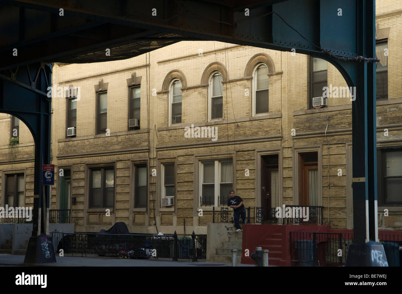 Subway elevated train mta hi-res stock photography and images - Alamy